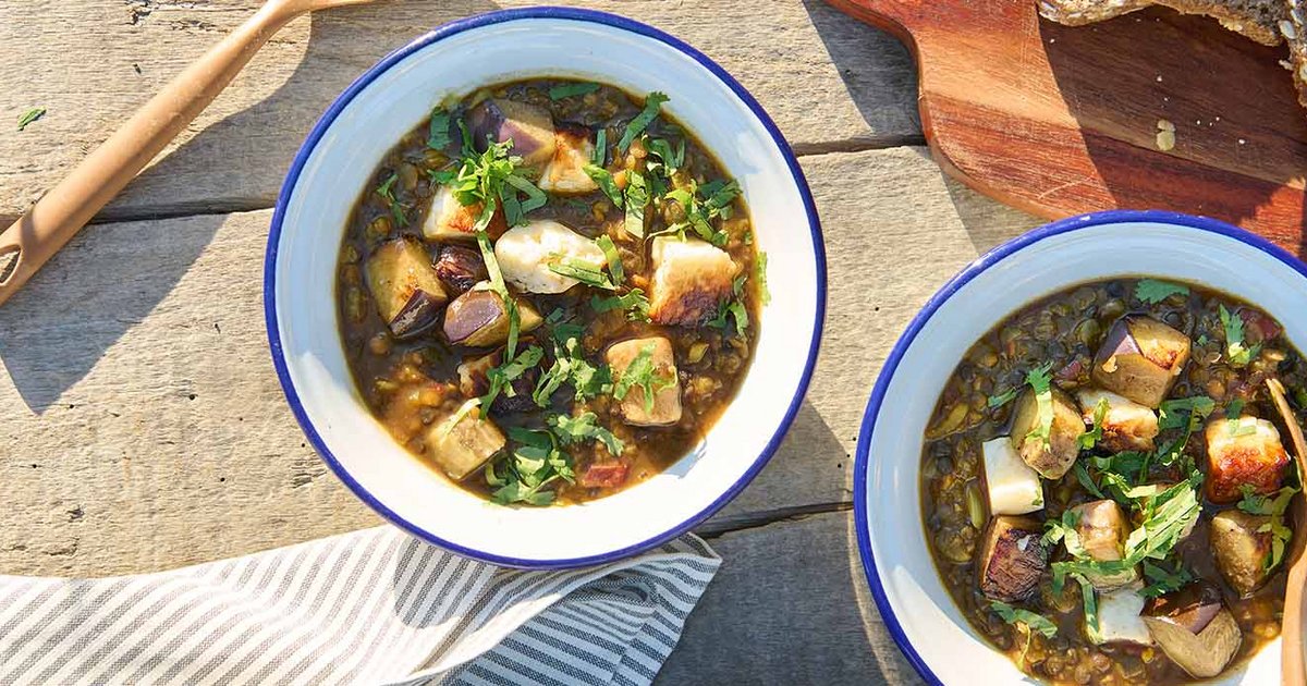 Dahl-muhennos munakoisolla ja halloumilla | Resepti | Kikkoman